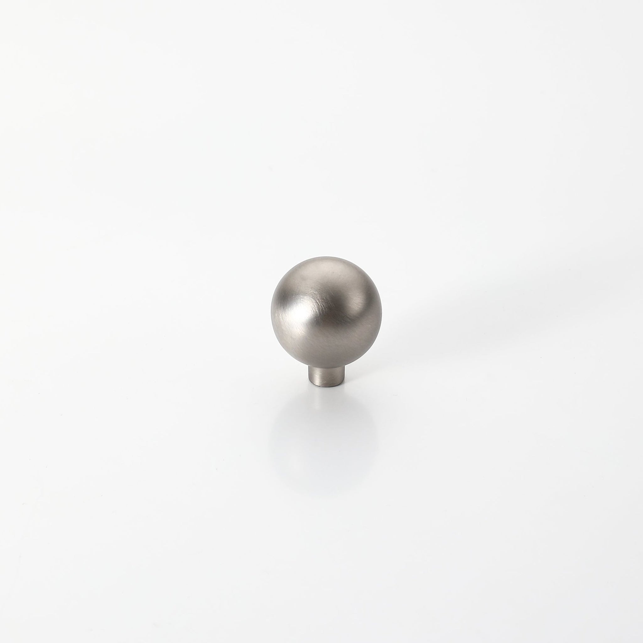 Sophisticated Refinement: Elegant Collection Knob